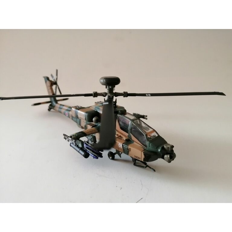 COD.003 HELICOPTERO AH-64D APACHE. ESC 1/72 – Surmaquetas